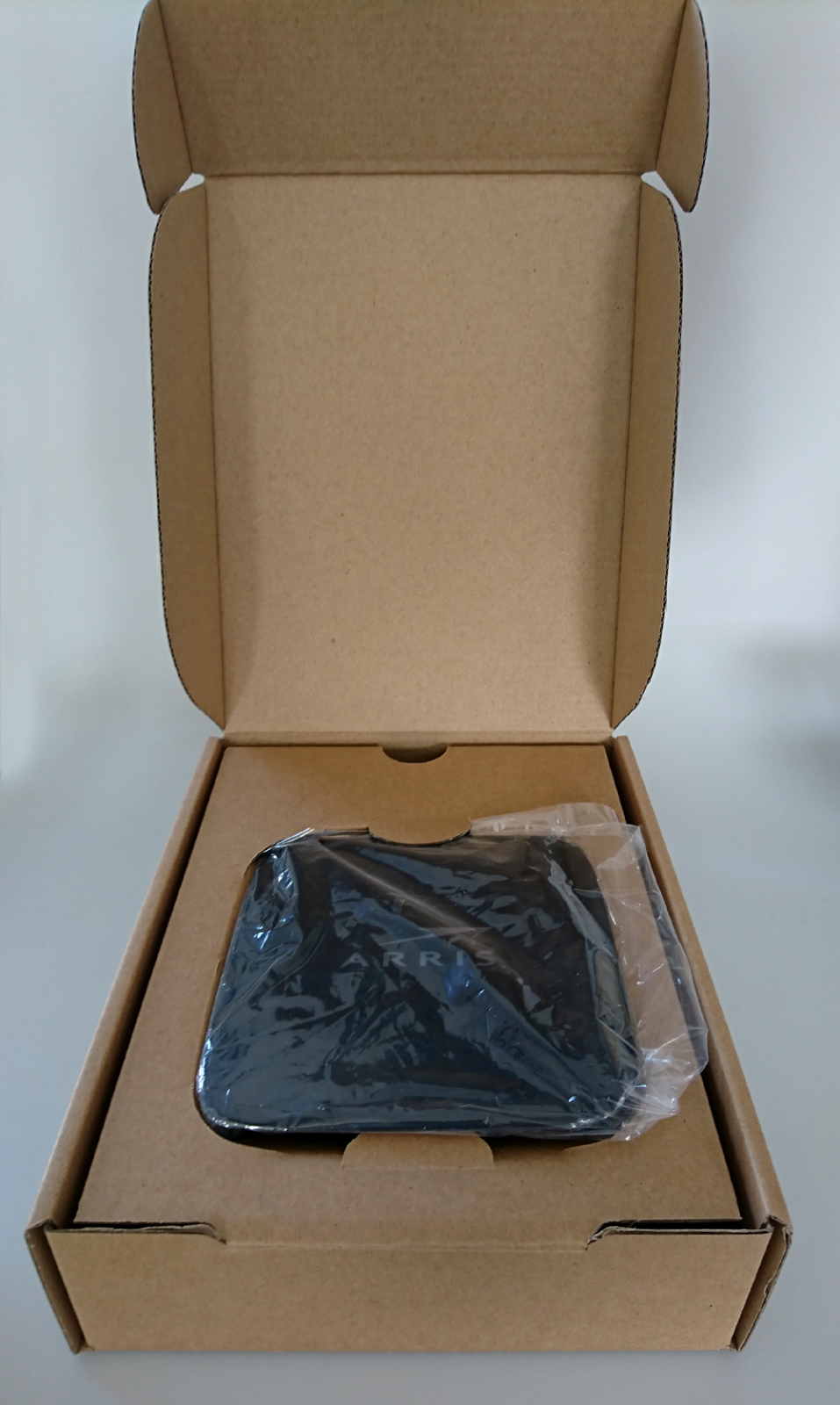 ARRIS VIP1113 M 594208-003-00 IP Set-Top mit IR Fernbedienung, USB 2.0 ...